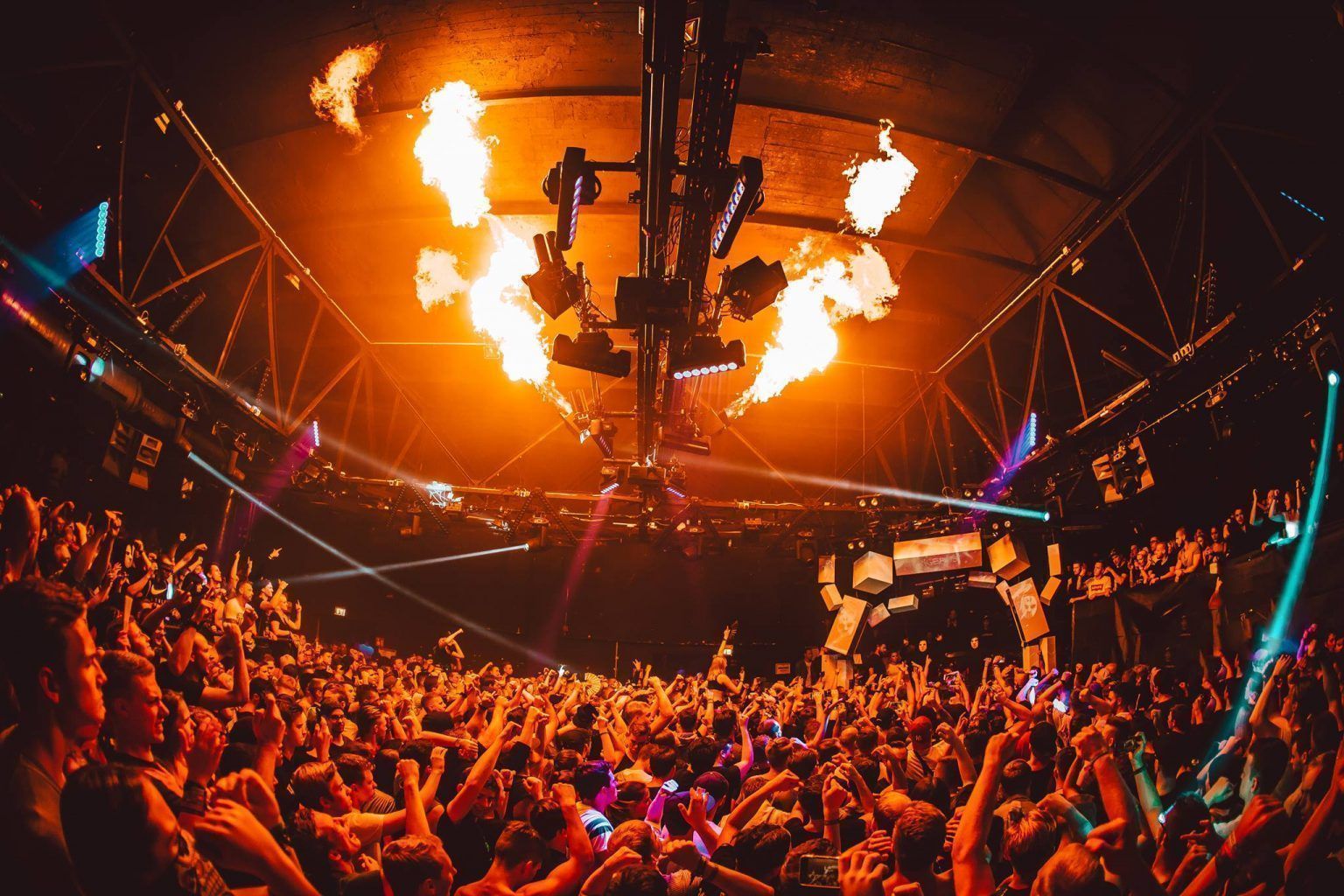 Las 10 mejores discotecas del mundo - WikiEDM
